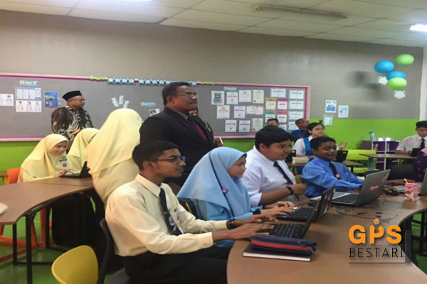 Pelancaran Frog Classroom SMK Taman Hitech - YTL Foundation